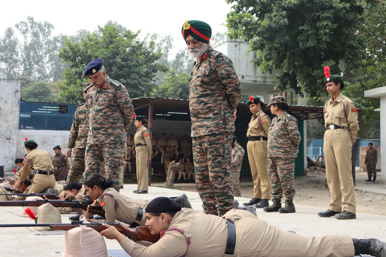 MAJOR GENERAL ANUPINDER BEVLI ADG NCC JK&L VISITS CATC J10 AT NCC ...
